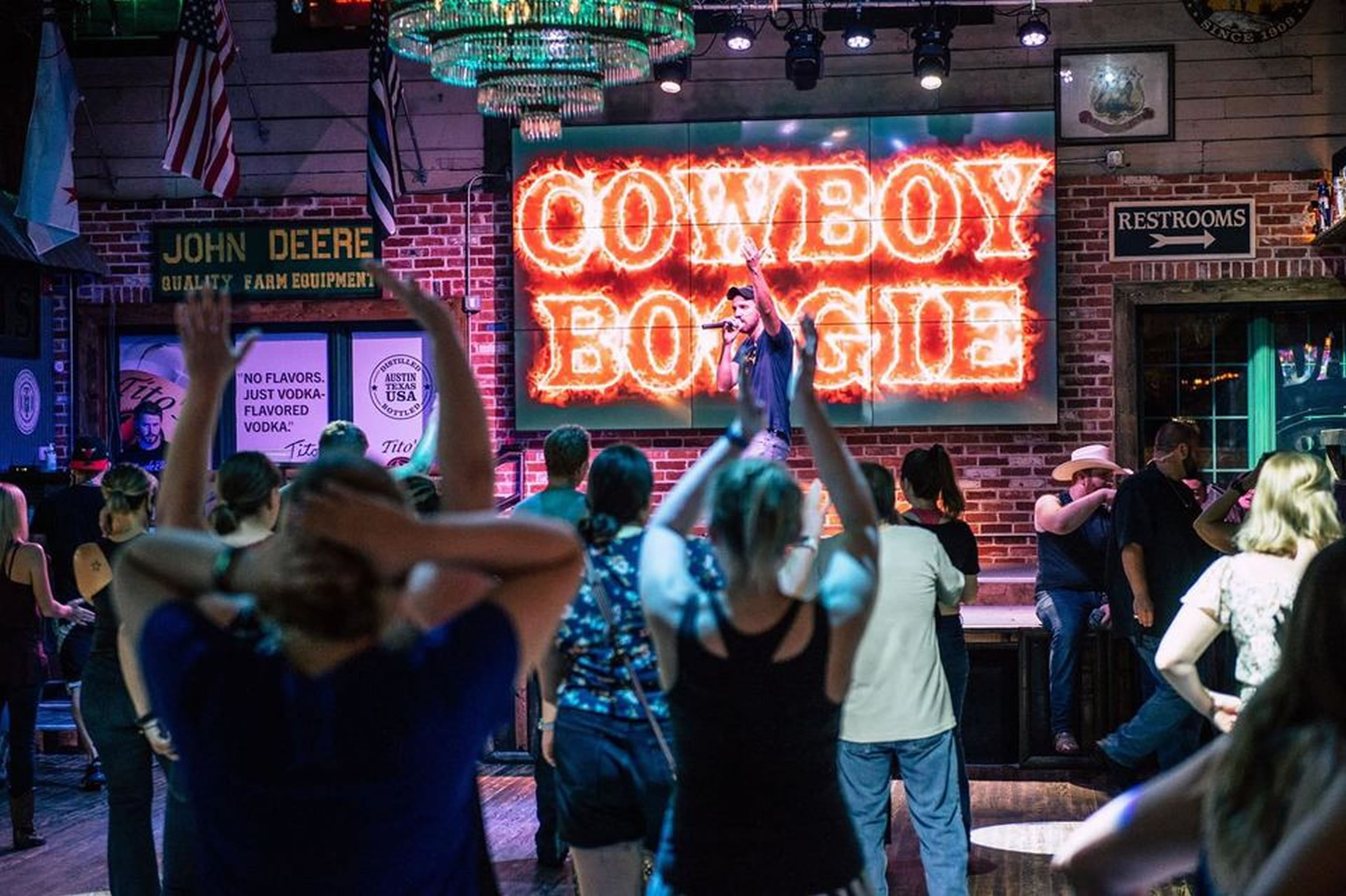Saddle Up At Q | Aurora – A Country Themed Entertainment & Sports Bar
